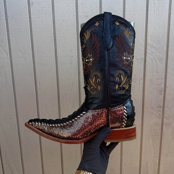 Carreta | Shoes | 84 Black Cocacola Style Boot With Side Detail Of ...